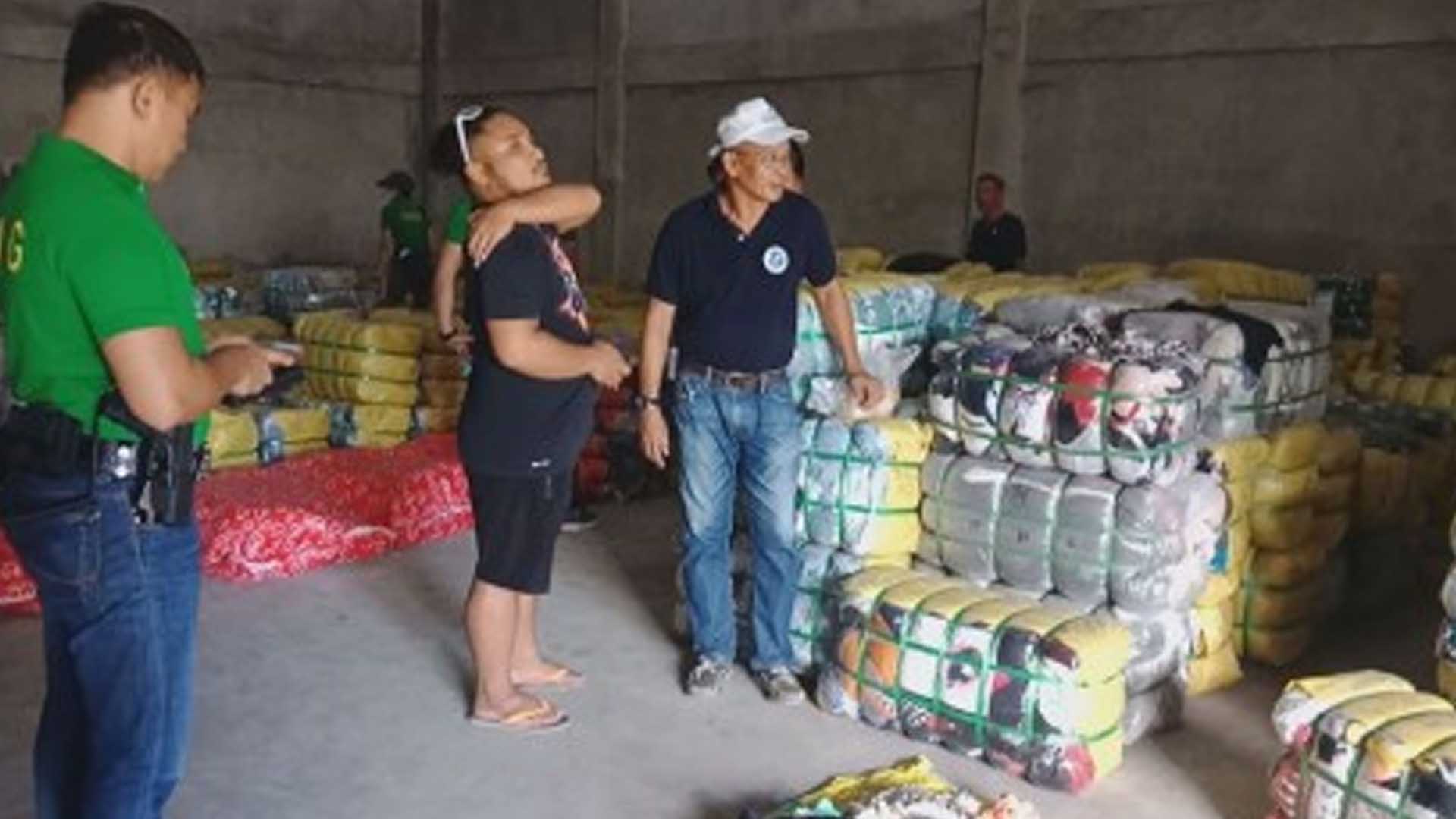 CIDG Seizes Used Clothes In Dumaguete Raid | PAGEONE