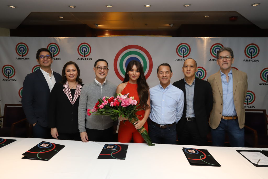 Kathryn, Daniel Remain Kapamilyas, Ink Three-Year Contracts With ABS ...