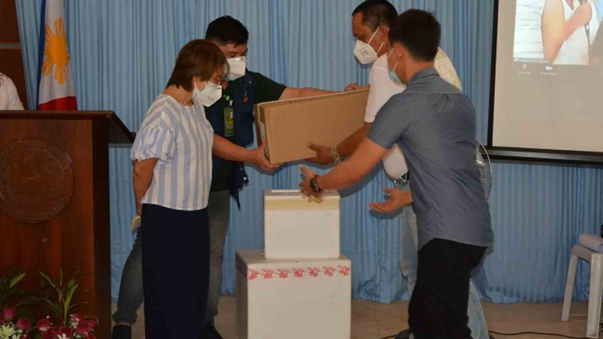 DOH Hands Over 1,500 COVID-19 Test Kits To NegOr - PAGEONE