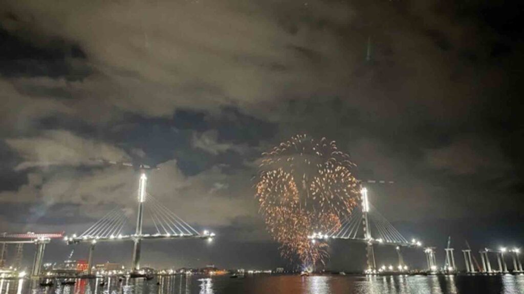 Cebu 3rd Bridge Lights ‘Iconic’ Crosses | PAGEONE