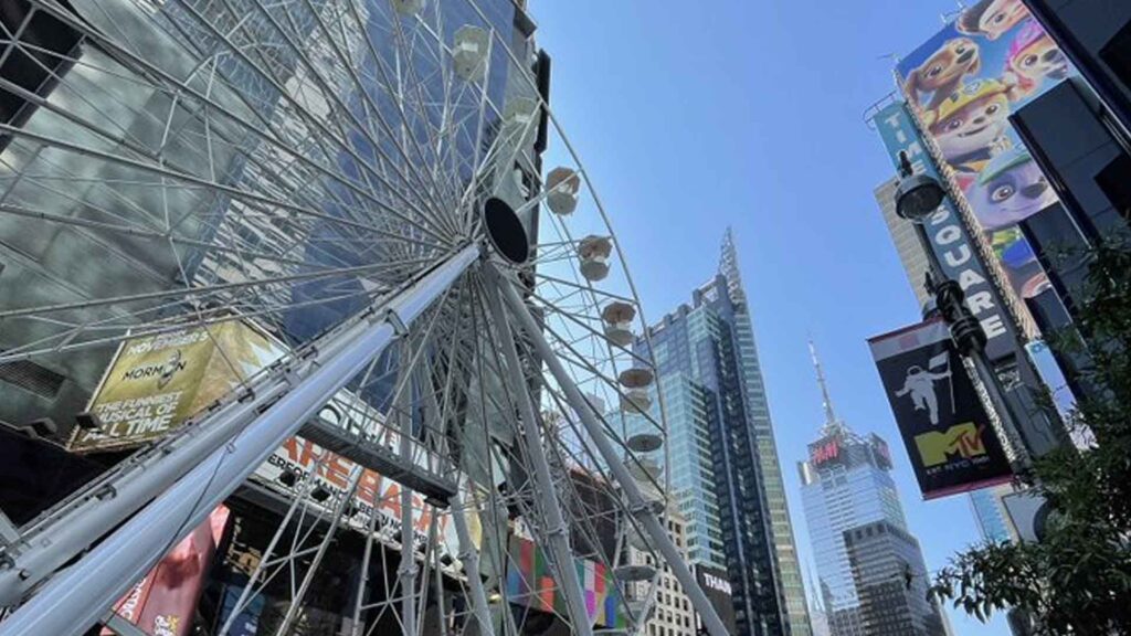 New York City Opens A Giant Ferris Wheel In Times Square | PAGEONE