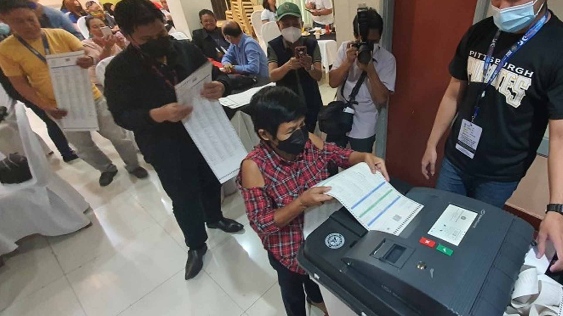 Comelec Assures Counting Machines’ Integrity Intact | PAGEONE