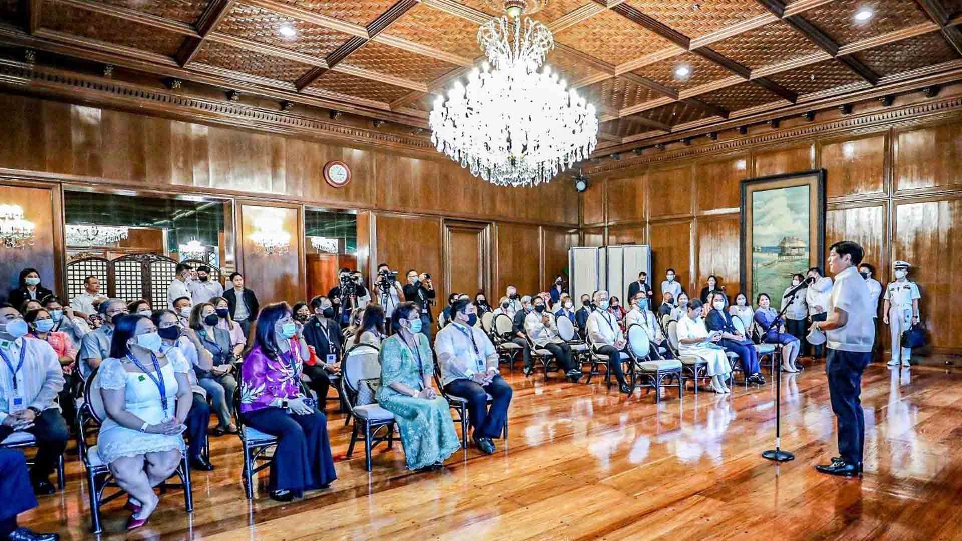 President Marcos Recalls Kindness, Generosity Of Filipinos In Hawaii ...