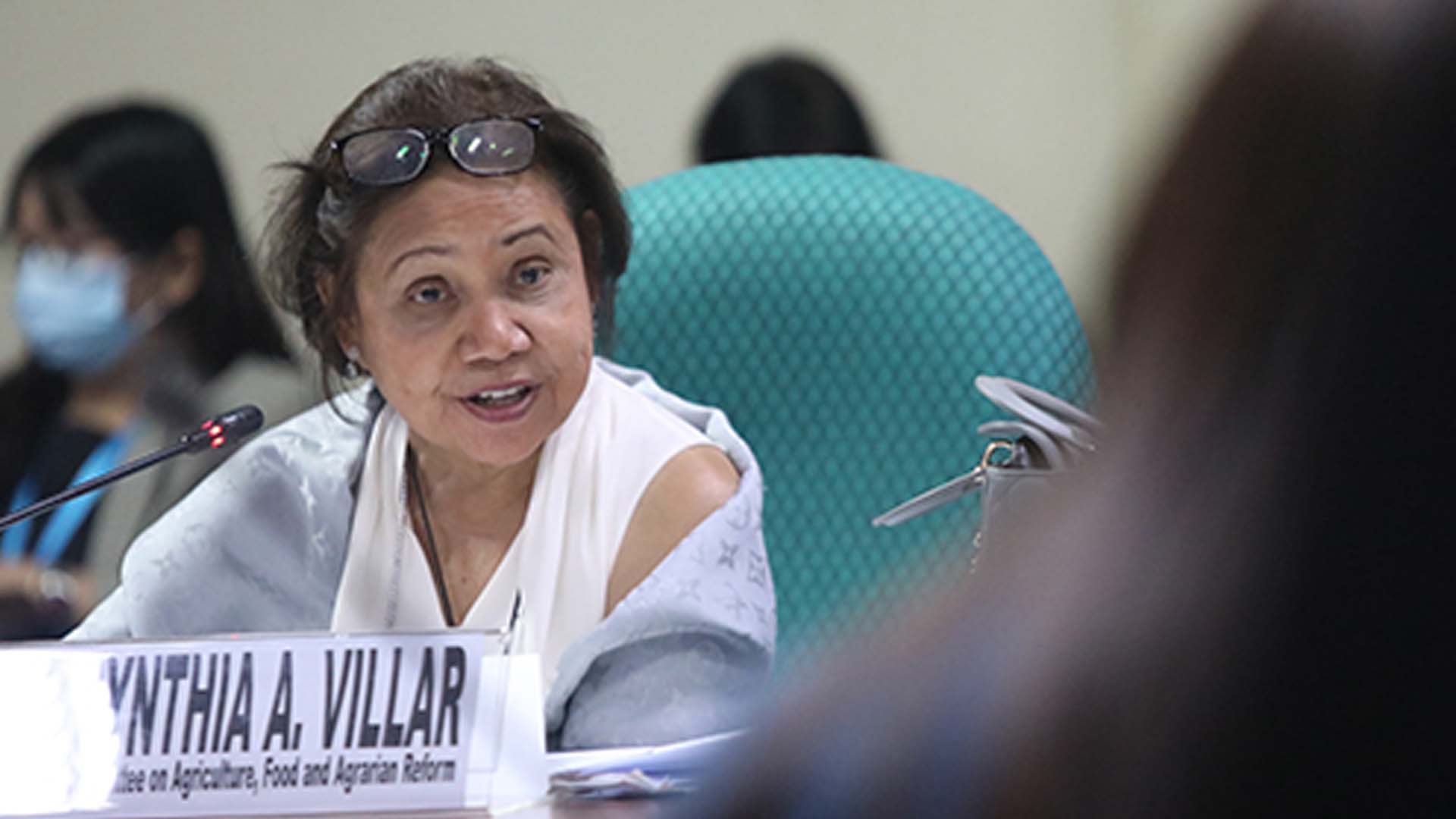 Senator Villar Cites Gains Of Good Seeds | PAGEONE