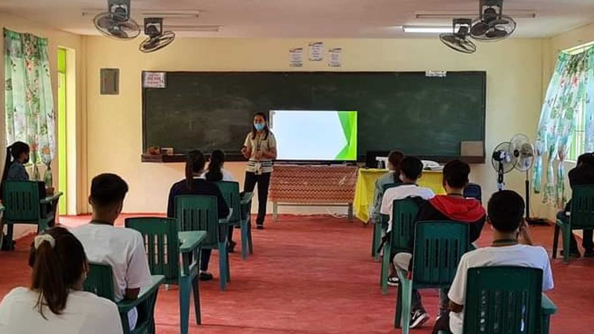 Job Placement Offices Needed To Make Students ‘Employable’ - PAGEONE