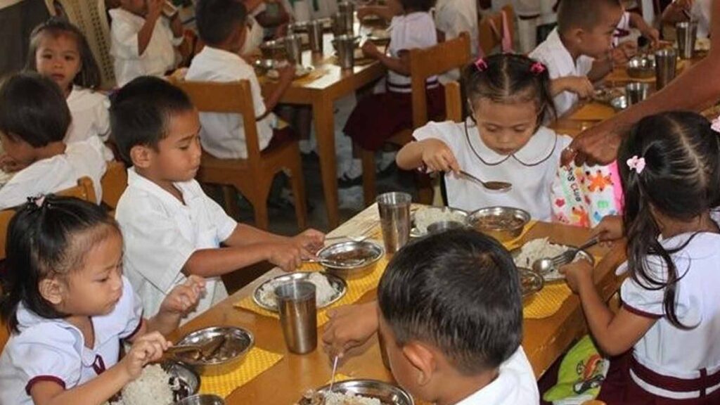 4M Kids Benefit From DSWD’s Supplementary Feeding Program | PAGEONE