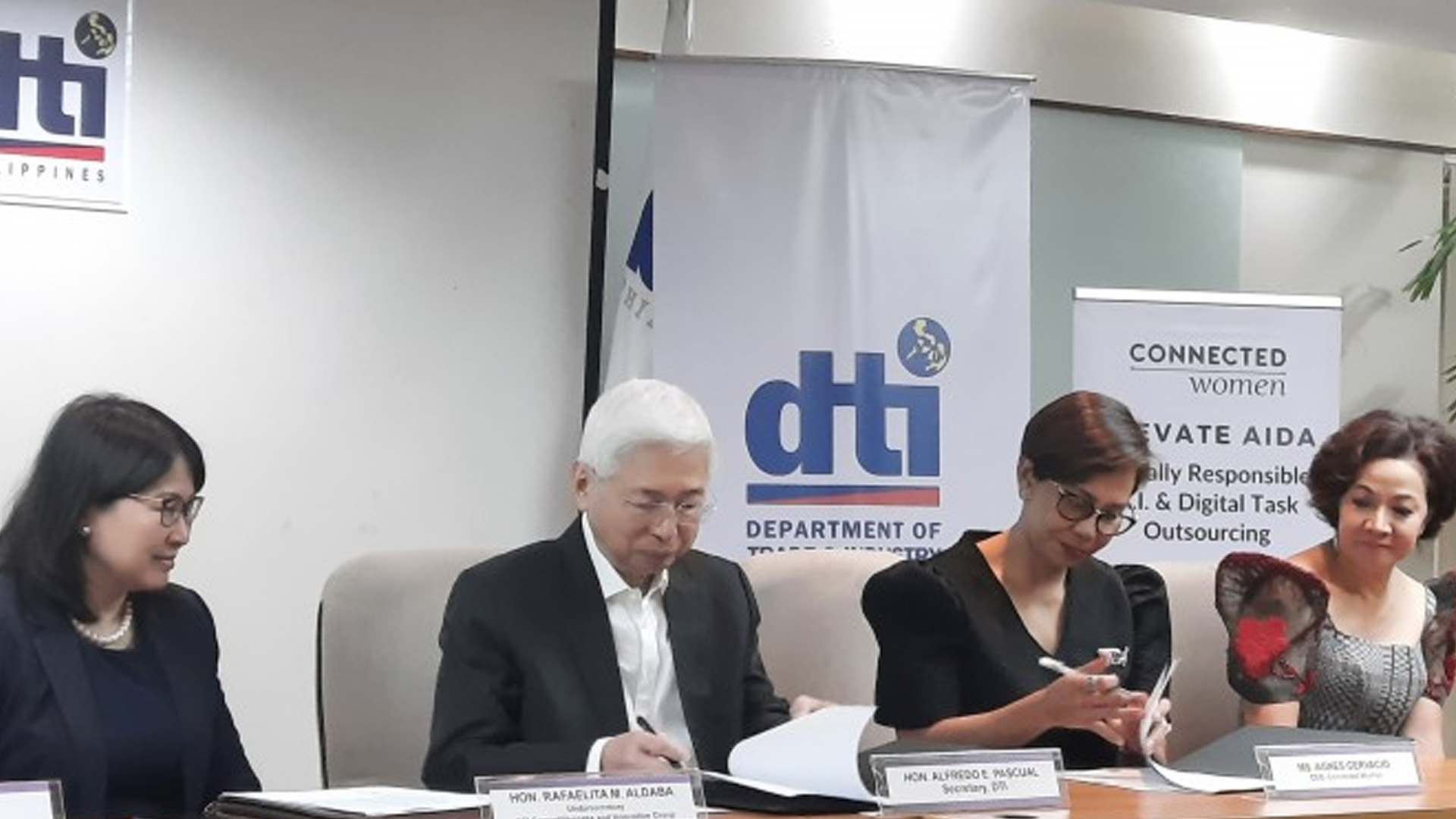 DTI, Connected Women Partner To Equip Filipinas With AI Skills | PAGEONE