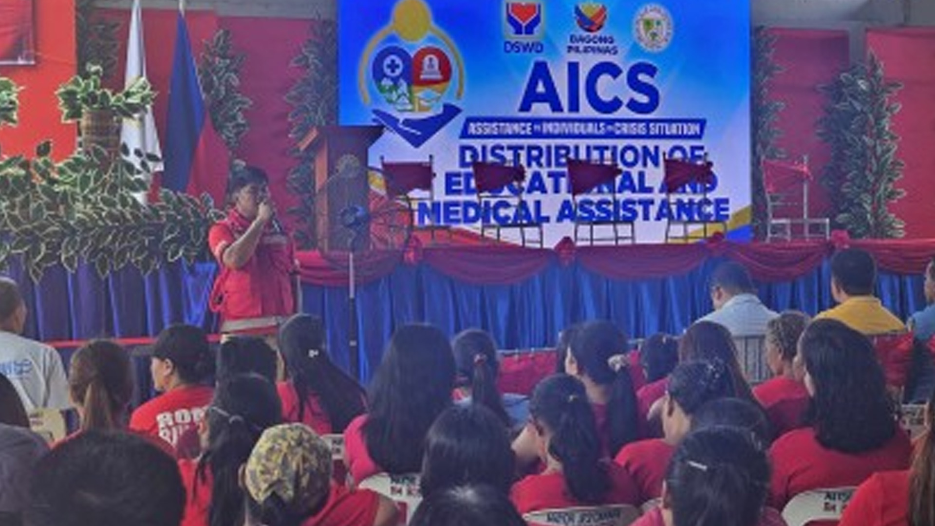 Camarines Sur Students Start To Receive Aid Under DSWD Program | PAGEONE
