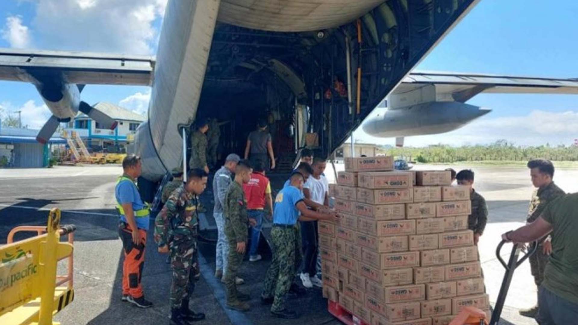 PAF Planes Continue To Transport Relief Supplies To Catanduanes | PAGEONE