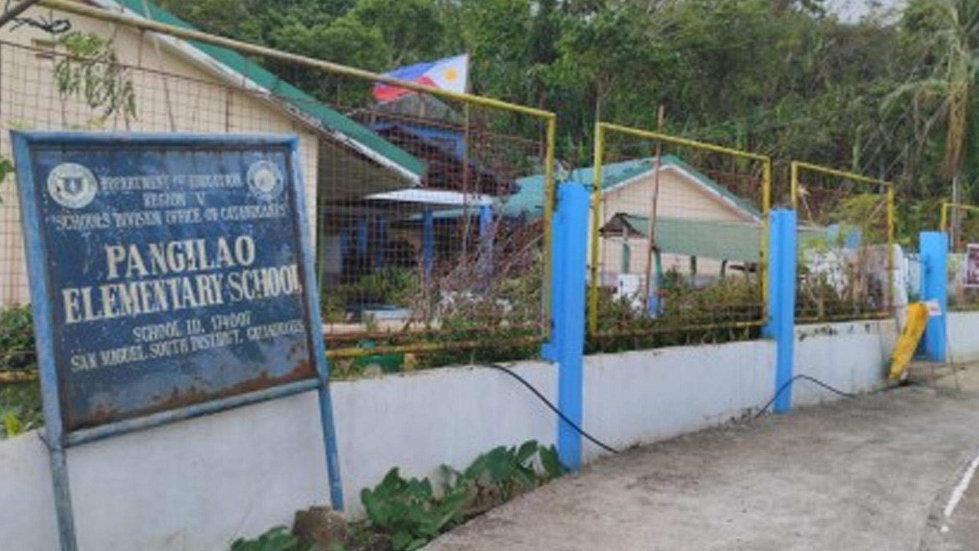 DepEd Bicol Urges More Parents To Enroll Learners Early | PAGEONE