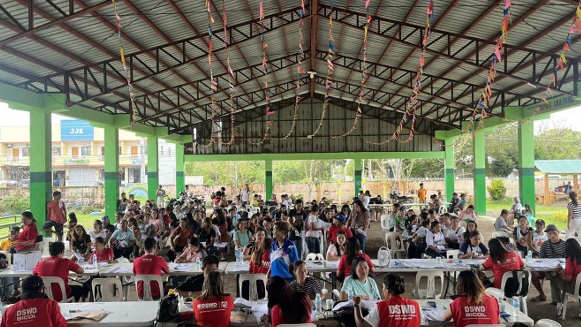 DSWD Sends Cash, Food, Livelihood Aid To Bicol | PAGEONE