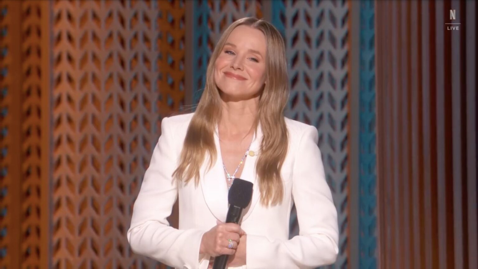 Kristen Bell Opens SAG Awards With Frozen Parody Tribute To Fellow ...