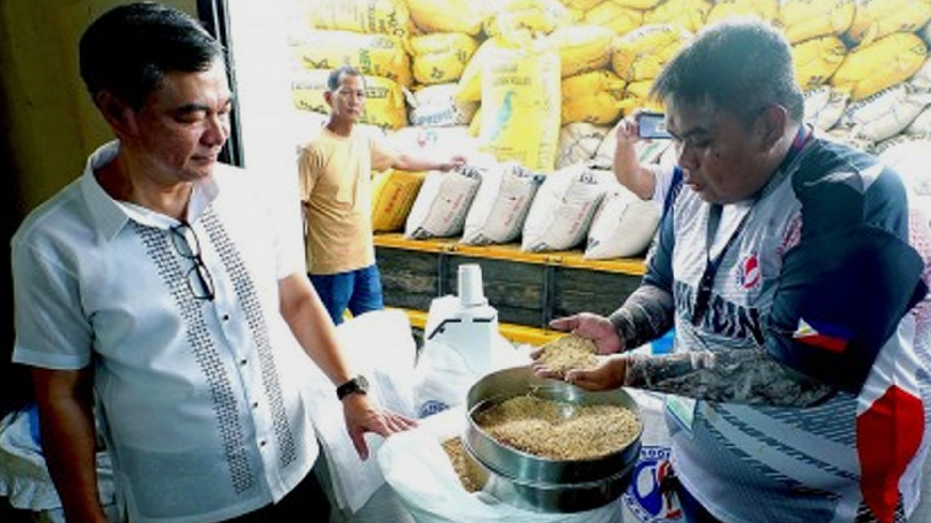 Seek LGUs’ Help In Selling Palay To NFA, Palace Tells Farmers | PAGEONE