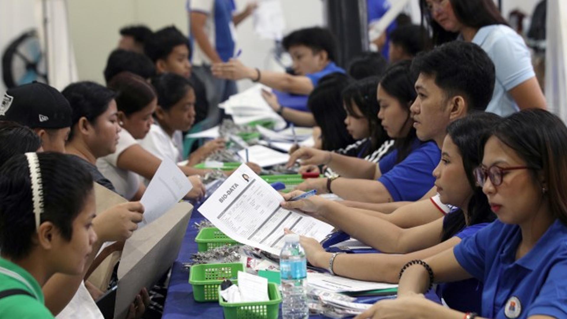 DOLE: Labor Market’s Resilience Resulted In Improved Employment Rate ...